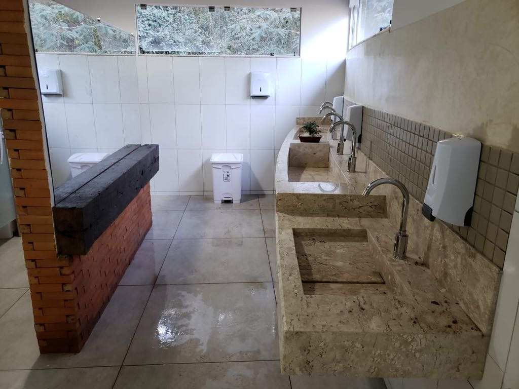 Prefeitura conclui reforma dos banheiros da Gruta - Prefeitura ...